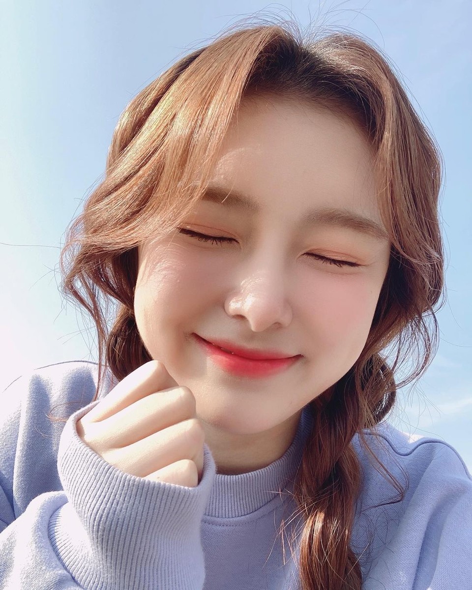 드림노트 Dreamnote 은조 벌써부터 봄 내음 물씬~ 여린 새싹 같아