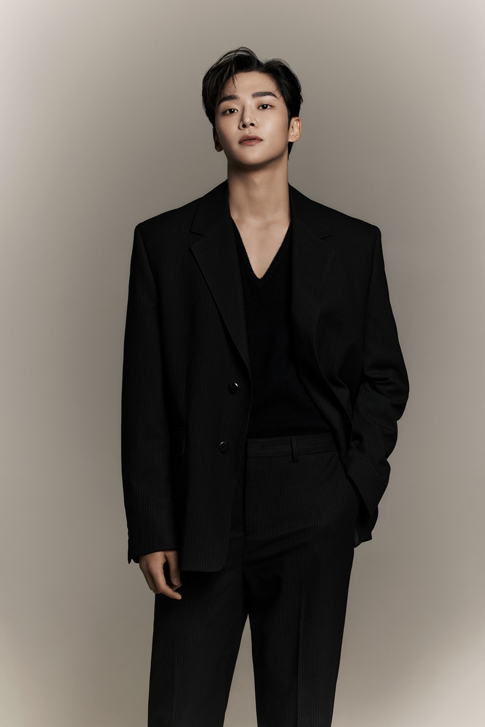 '사극 남신' SF9 로운, KBS 2TV 새 월화드라마 '혼례대첩' 캐스팅